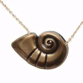 Ursula's Conch Necklace - Objects - Kanka